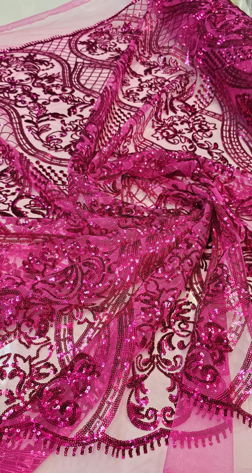 Tule Bordado com Paetês Arabescos Pink 2589 - SóTecidos - Todo site em ...