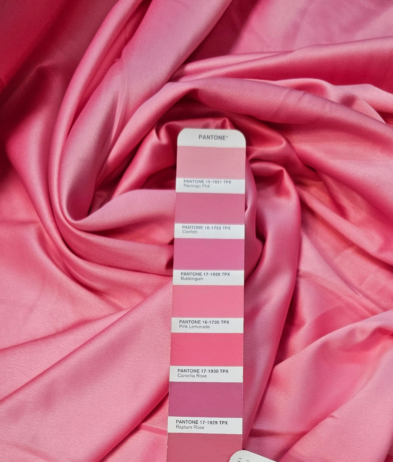Crepe Amanda Liso Rosa Chiclete - Só Tecidos - Todo site em 12x sem Juros!!