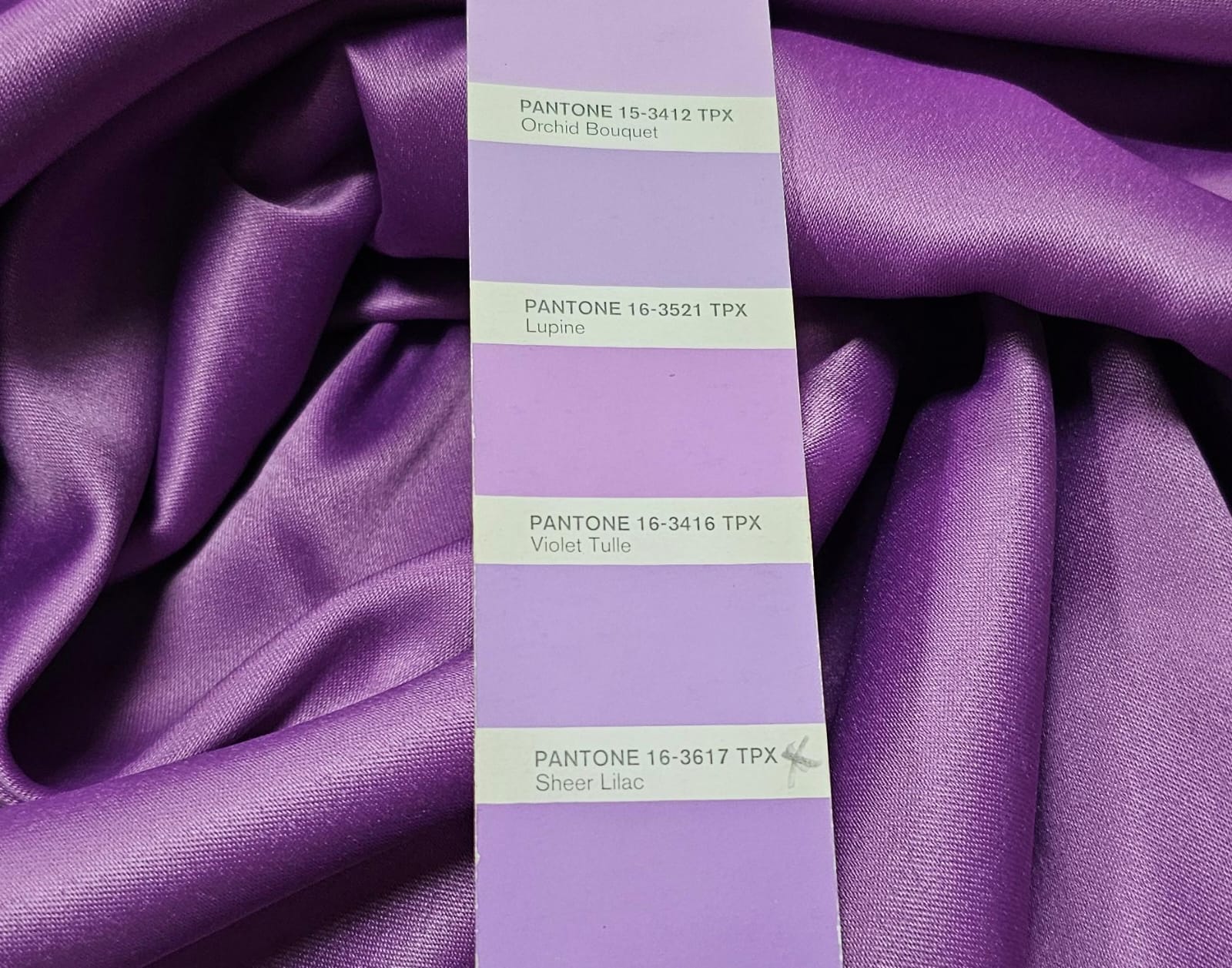 Gabardine Prada Uva Claro - SóTecidos - Todo site em 12x sem Juros!!