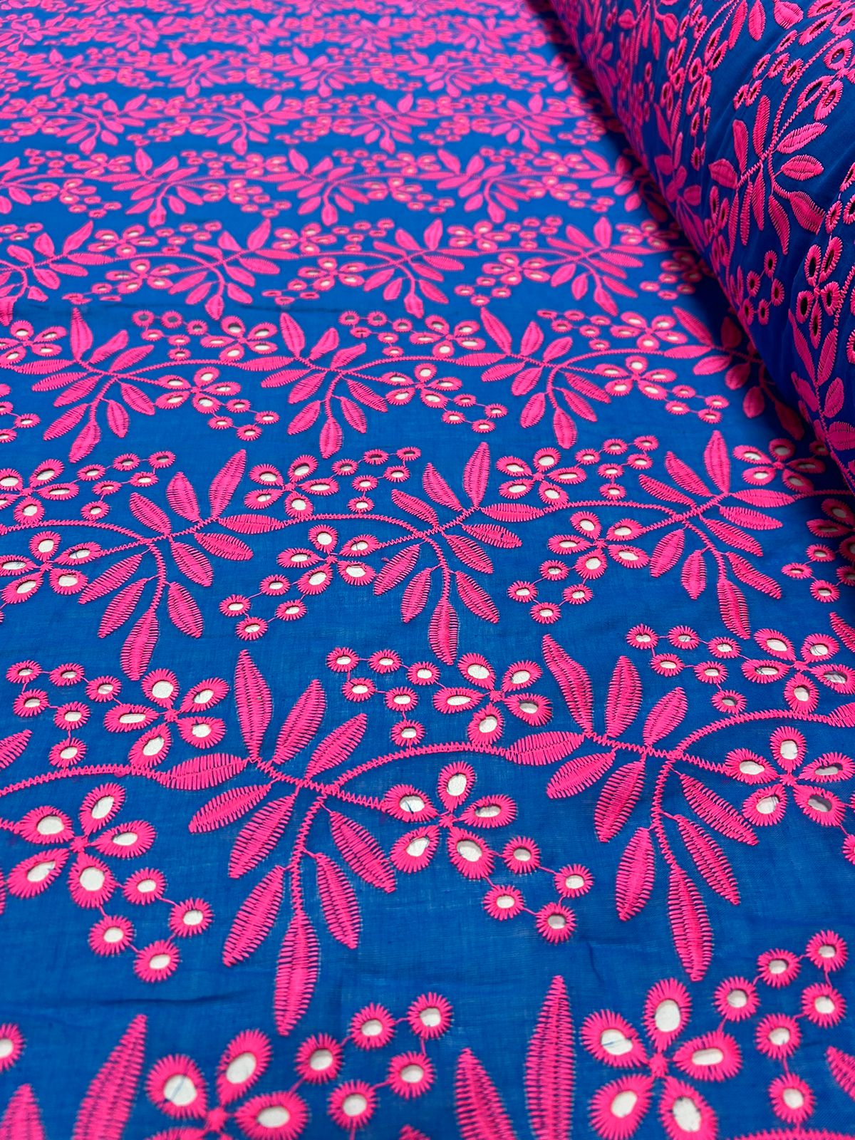 Layse Summer Neon Azul Turquesa Com Pink - Só Tecidos - Todo site em ...