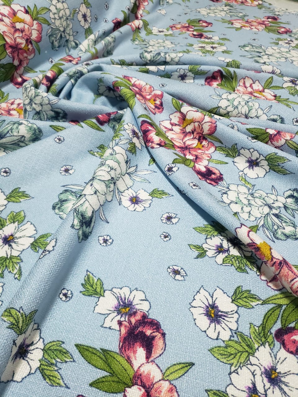 Linho Verano Estampado Flores Fundo Azul - Só Tecidos