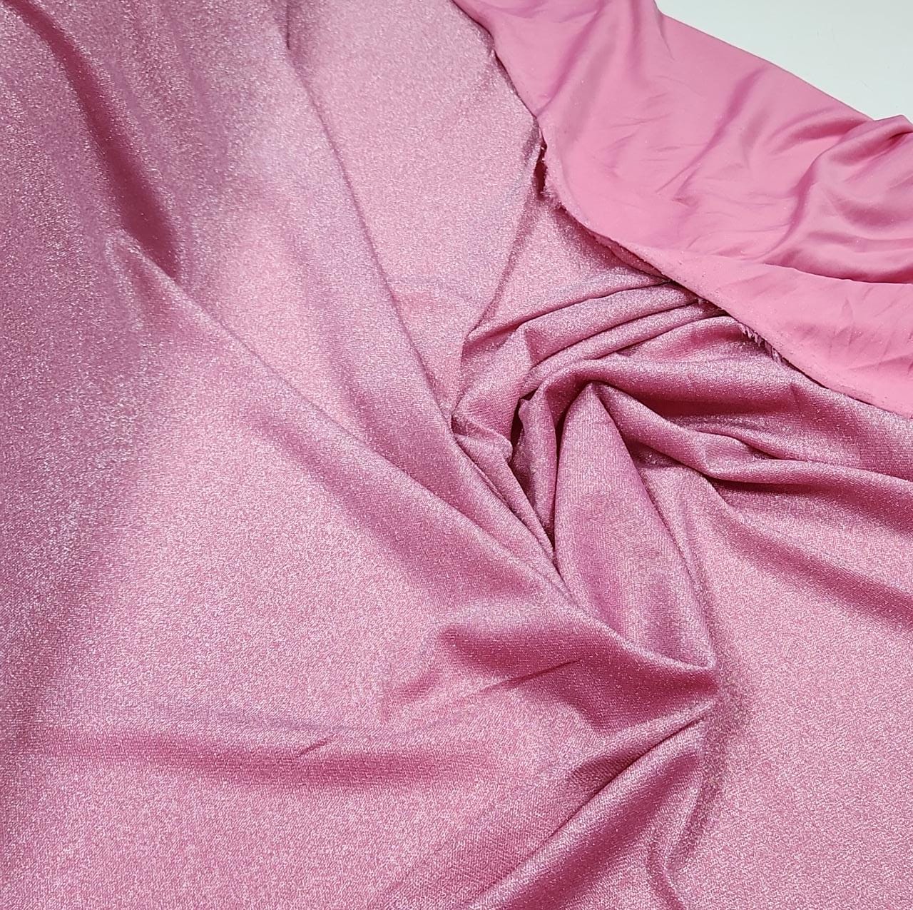 Lurex Premium Rosa Chiclete - SóTecidos - Todo site em 12x sem Juros!!