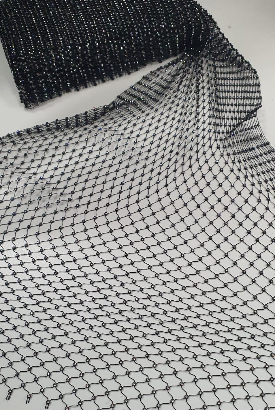 Tela com Strass Preto - SóTecidos - Todo site em 12x sem Juros!!