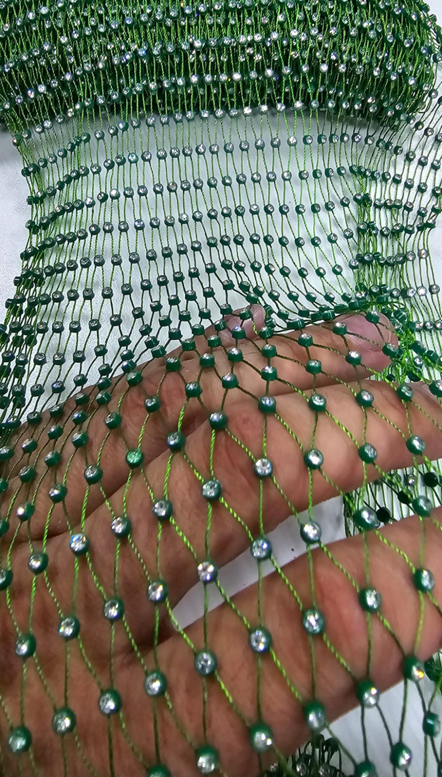 Tela com Strass Verde - Só Tecidos - Todo site em 12x sem Juros!!