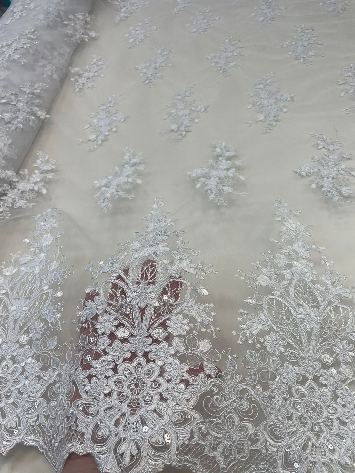 Tule Bordado Branco com Soutaches e Paetês Transparentes A16 ...