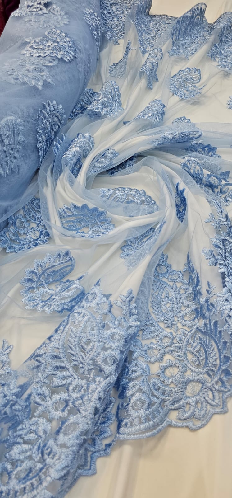 Tule Bordado com Bico Azul Serenity Modelo NST - Só Tecidos - Todo site ...