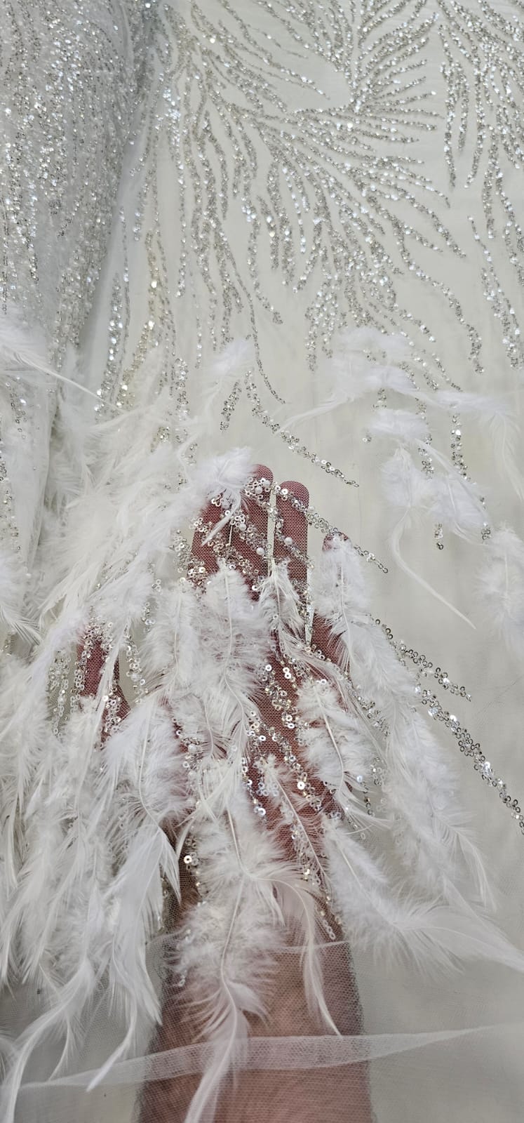 Tule Bordado Premium Com Pedrarias e Plumas Off White - Só Tecidos ...