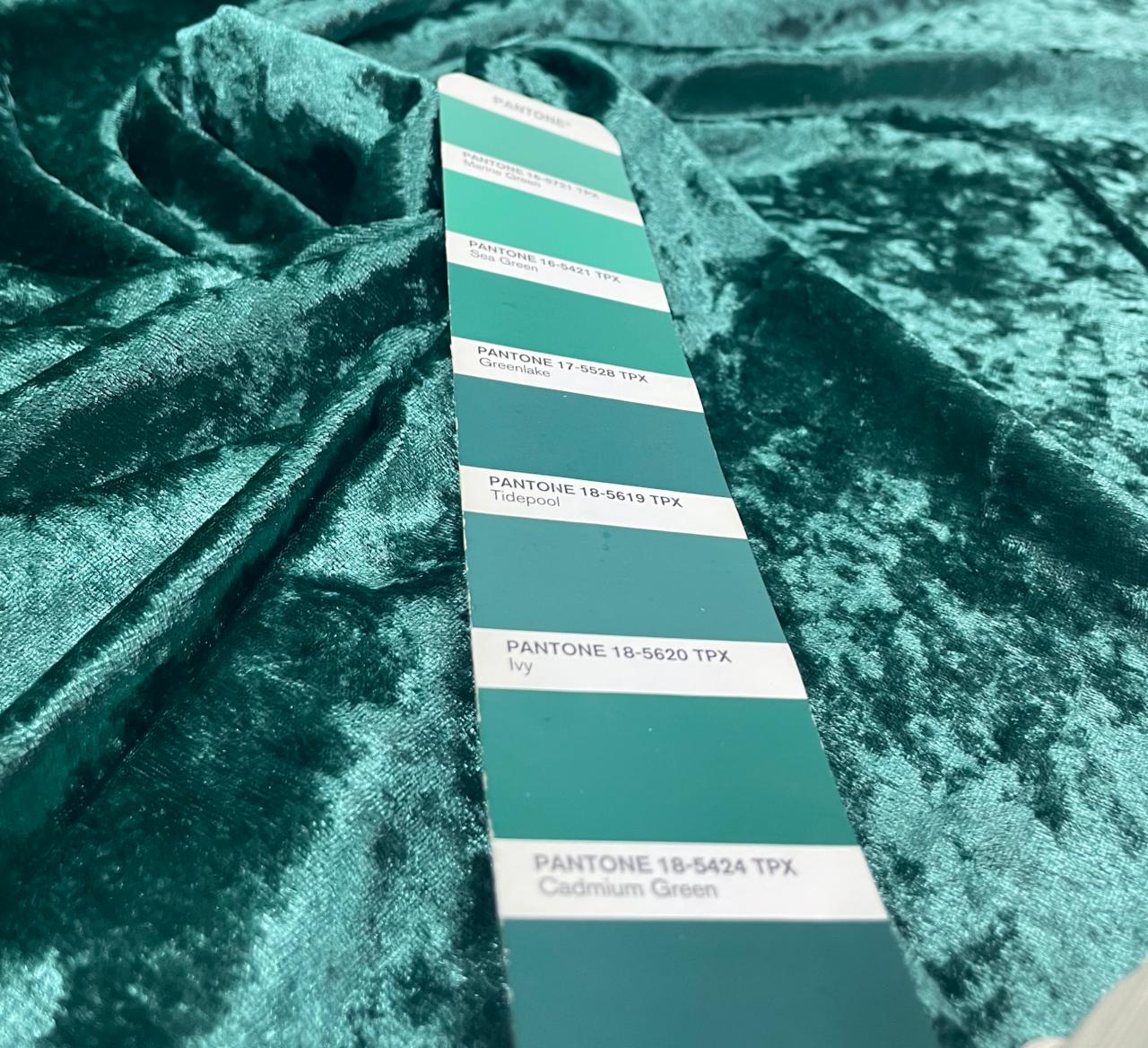 Veludo Molhado Com Lycra Verde Esmeralda - Só Tecidos